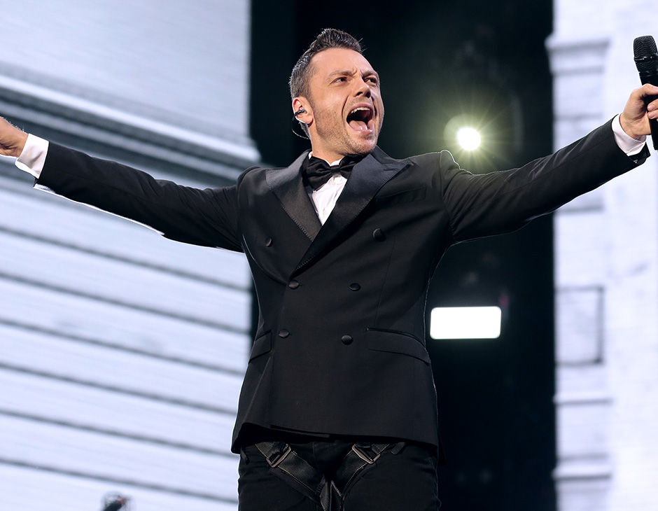 Tiziano Ferro canta per Sarah Jessica Parker e Raoul Bova - Tu Style